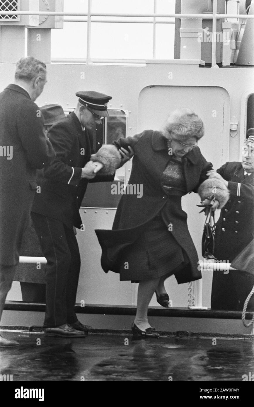 Majesty ashore hi-res stock photography and images - Alamy