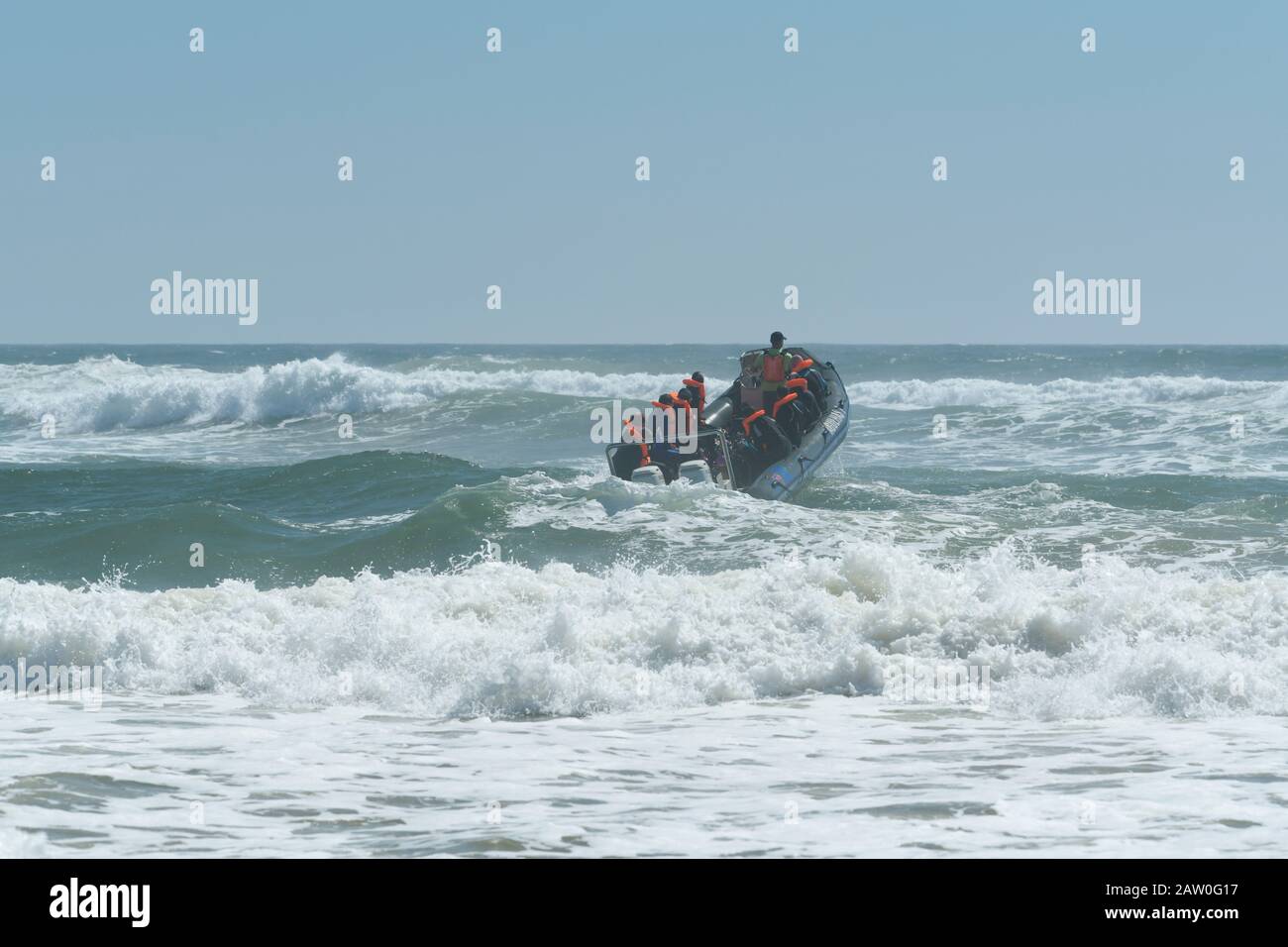 Divers on rib hi-res stock photography and images - Alamy
