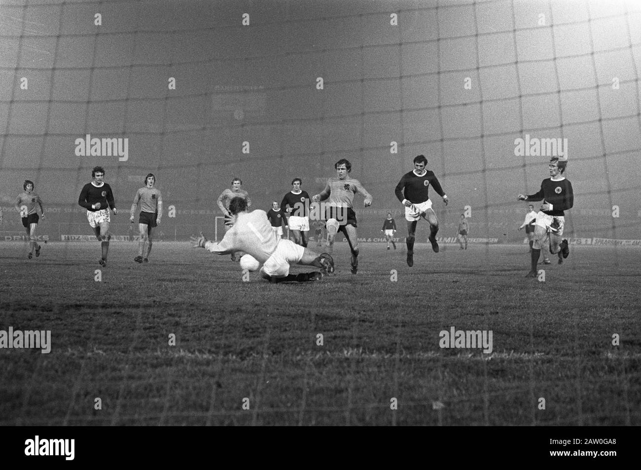 Netherlands v Scotland 2-1 Date: December 1, 1971 Keywords: sport ...
