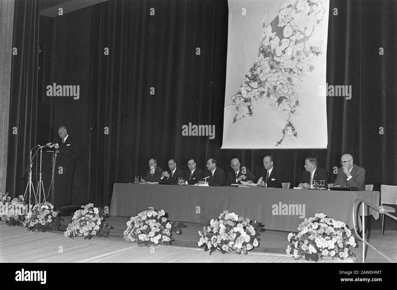 Dutch Road Congress in Utrecht, the board table in background map ...