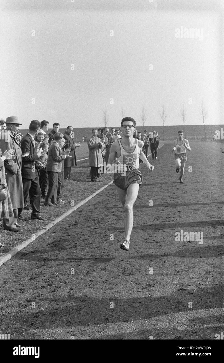 Cuye crosses hi-res stock photography and images - Alamy