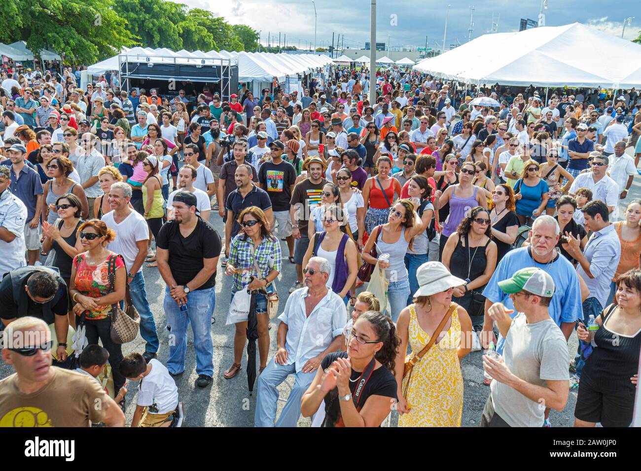 Arts festival hi-res stock photography and images - Alamy