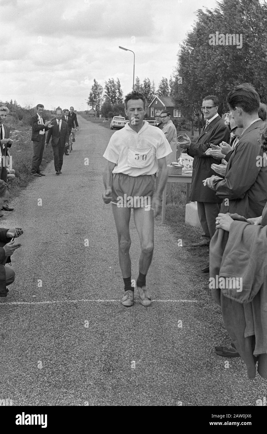 Winner walking Black and White Stock Photos & Images - Alamy