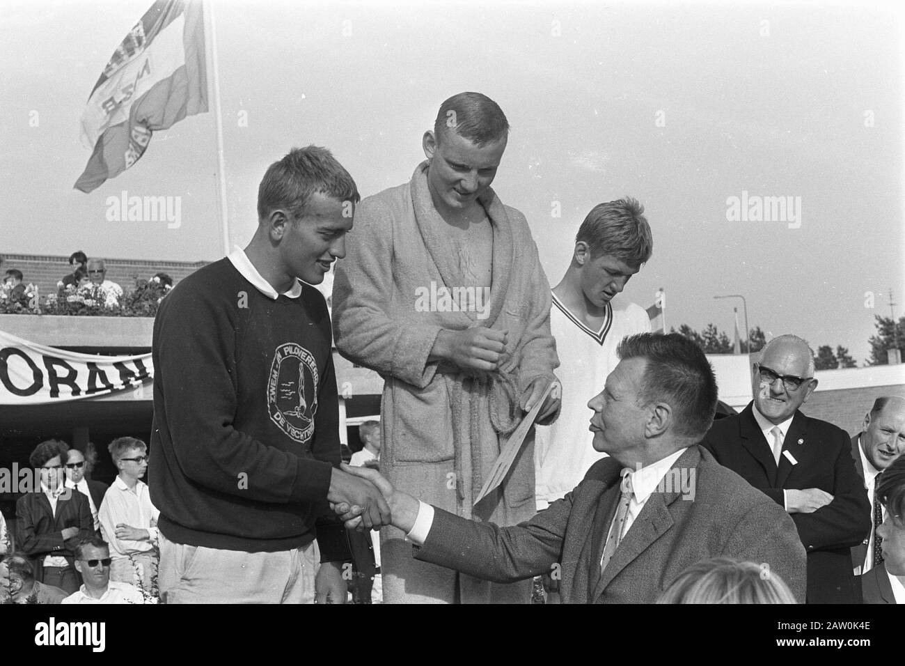 Dutch Swimming Championships 1500m to Animals. Dick langerhorst became ...