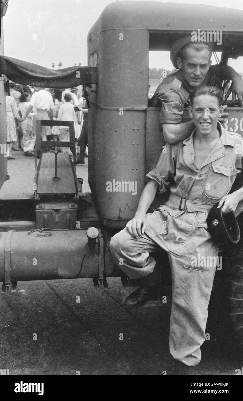 Luchtvaartdag Military Aviation at the airport Kemajoran Dutch soldiers ...