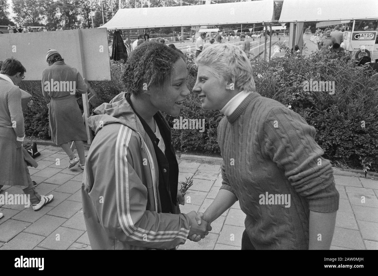 Dutch swimming championships Den Hommel; Hansje bunschoten (r) Enith ...