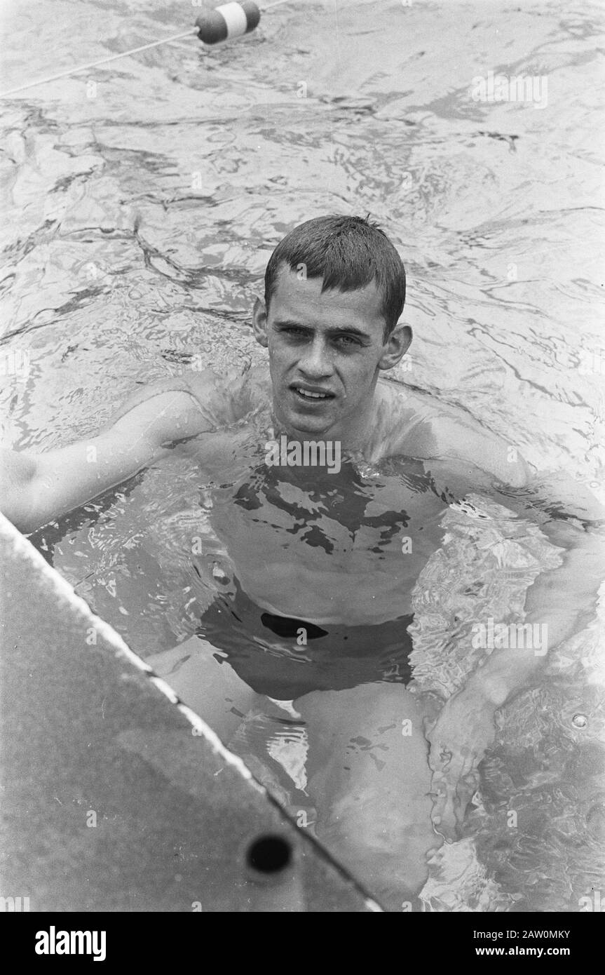 Dutch Swimming Championships. Henri van Osch was champion in the 100m ...