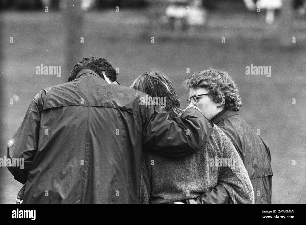 Dutch Swimming Championships. A swimmer comforted? Date: August 18 ...