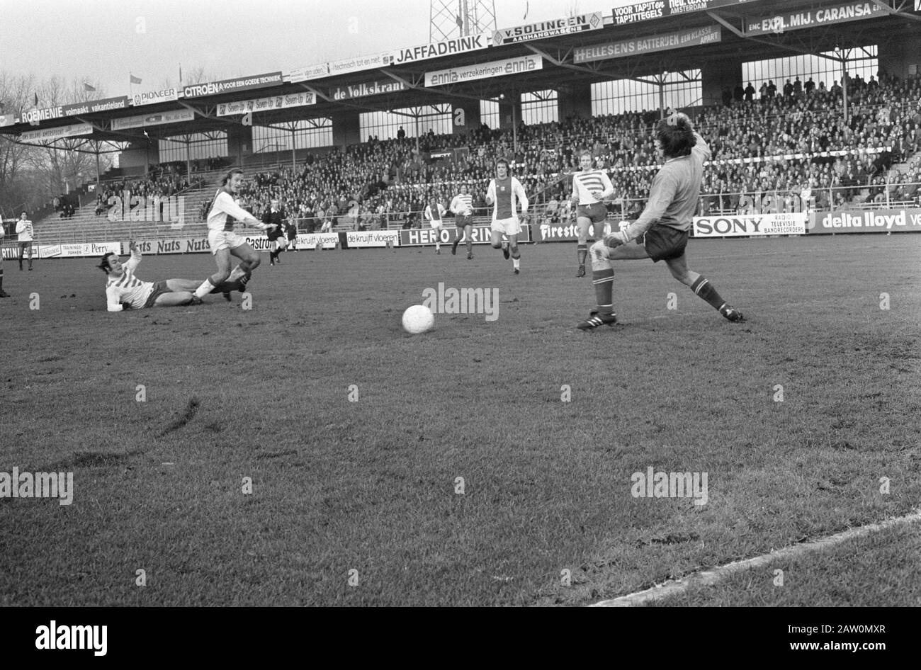 Johan neeskens scored hi-res stock photography and images - Alamy