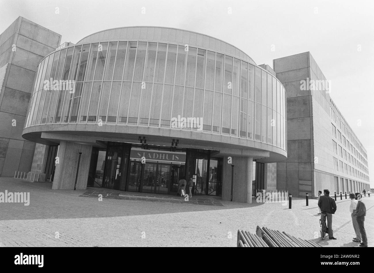 New city hall Almere (Exterior) Date: September 11, 1986 Location ...