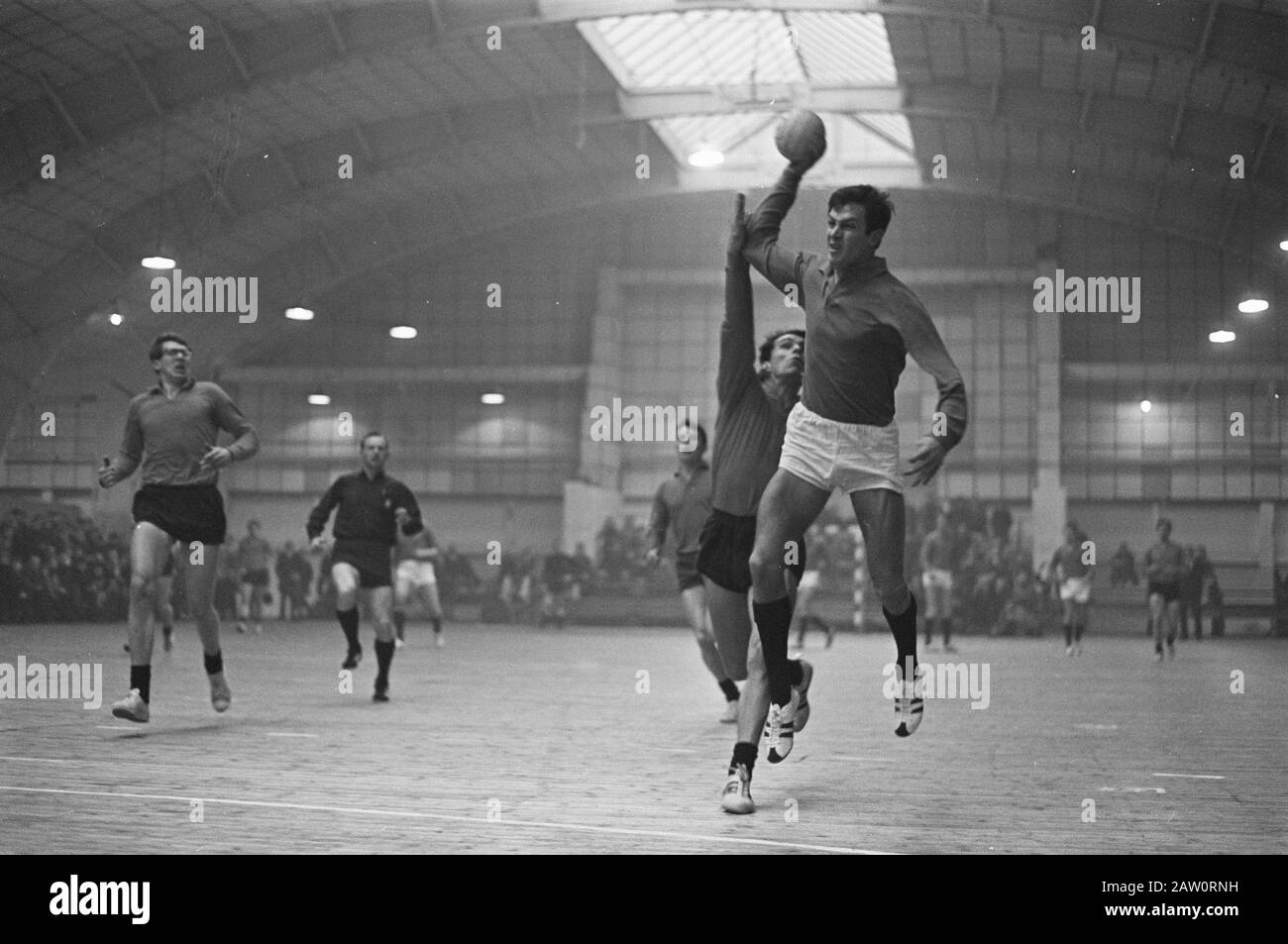 Attack esca hi-res stock photography and images - Alamy