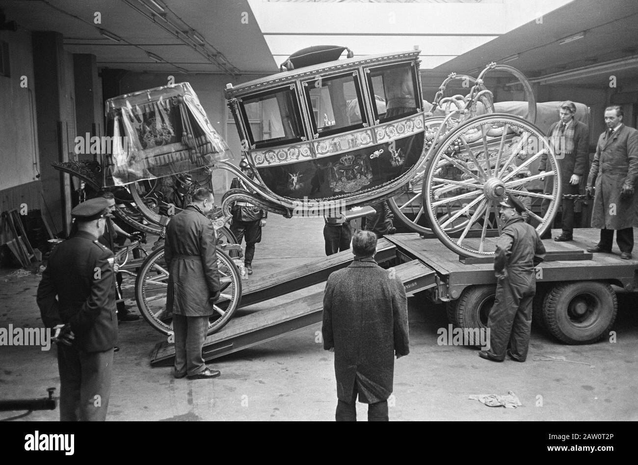 The Golden Coach in Amsterdam, the Glass Coach in the garage at the ...
