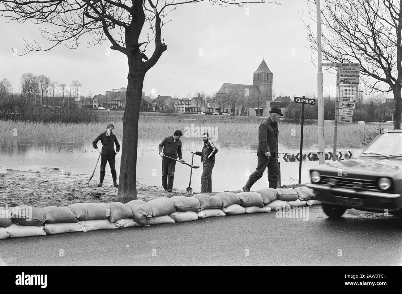 Collapses embankment hi-res stock photography and images - Alamy