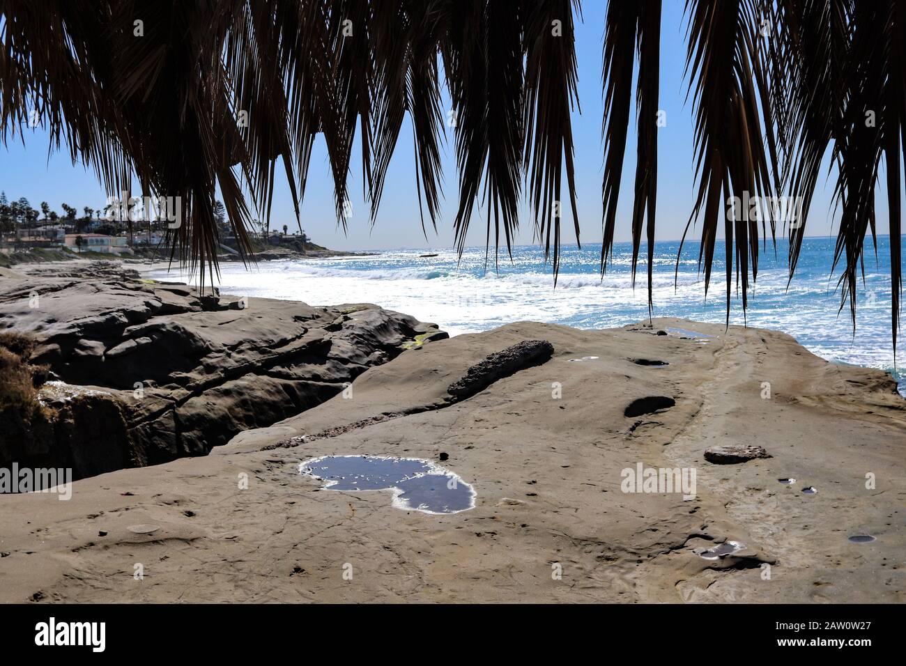 Surf hut at Windansea beach on a beautiful clear day Stock Photo - Alamy