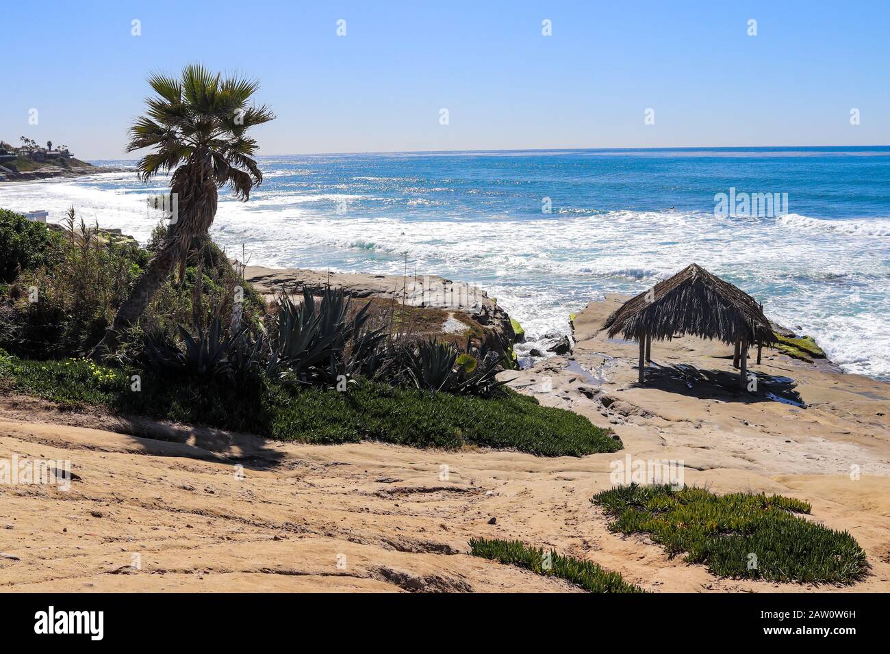 Windansea surf shack hi-res stock photography and images - Alamy