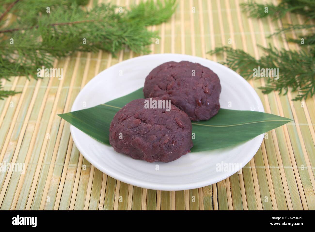Ohagi (Japanese rice cakes covered with soybean Stock Photo - Alamy