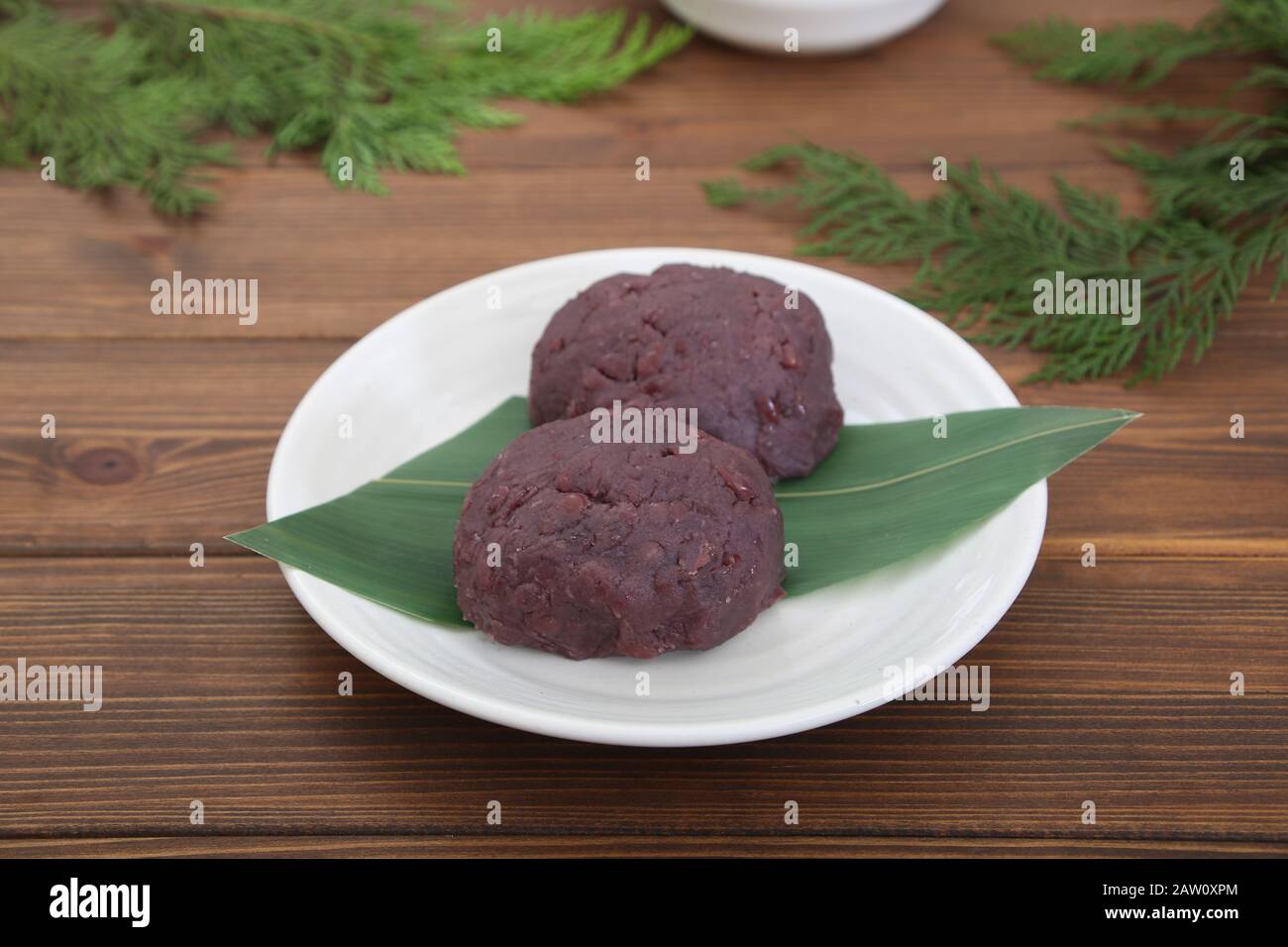 Ohagi (Japanese rice cakes covered with soybean Stock Photo - Alamy