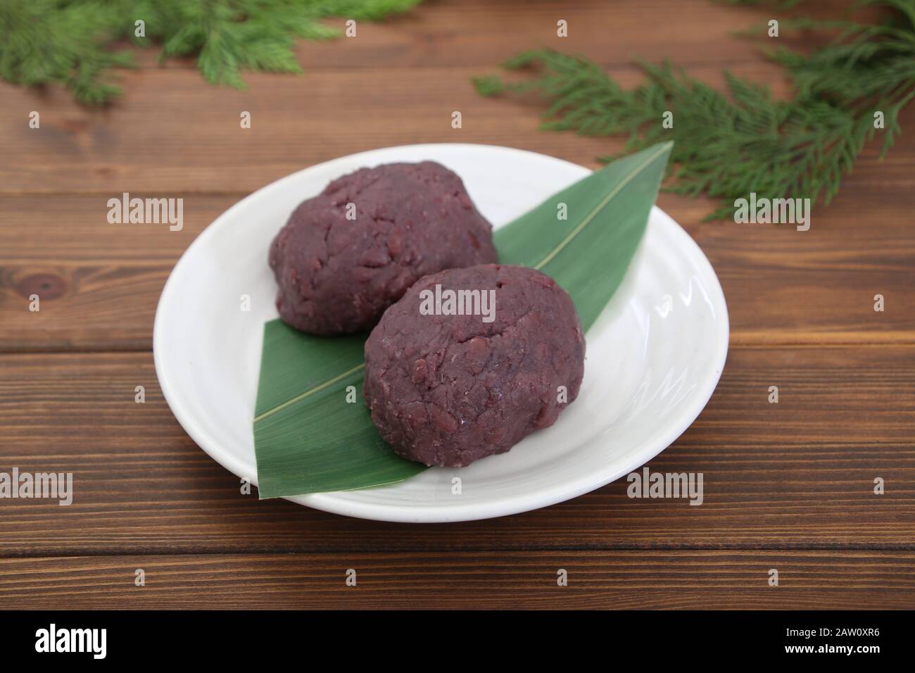 Ohagi (Japanese rice cakes covered with soybean Stock Photo - Alamy