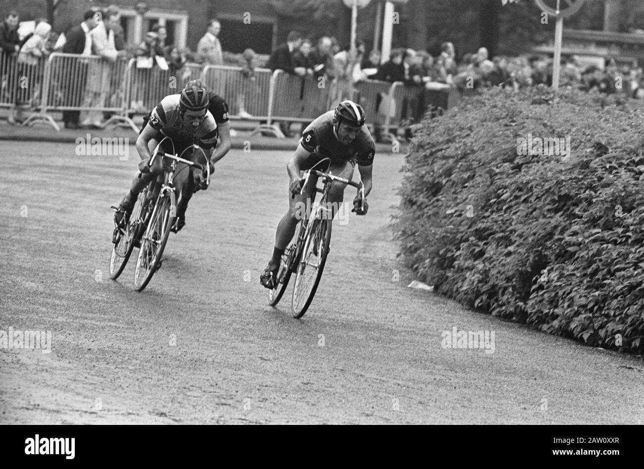 Olympia Tour in 1965, riders in action Date: May 27, 1965 Keywords ...