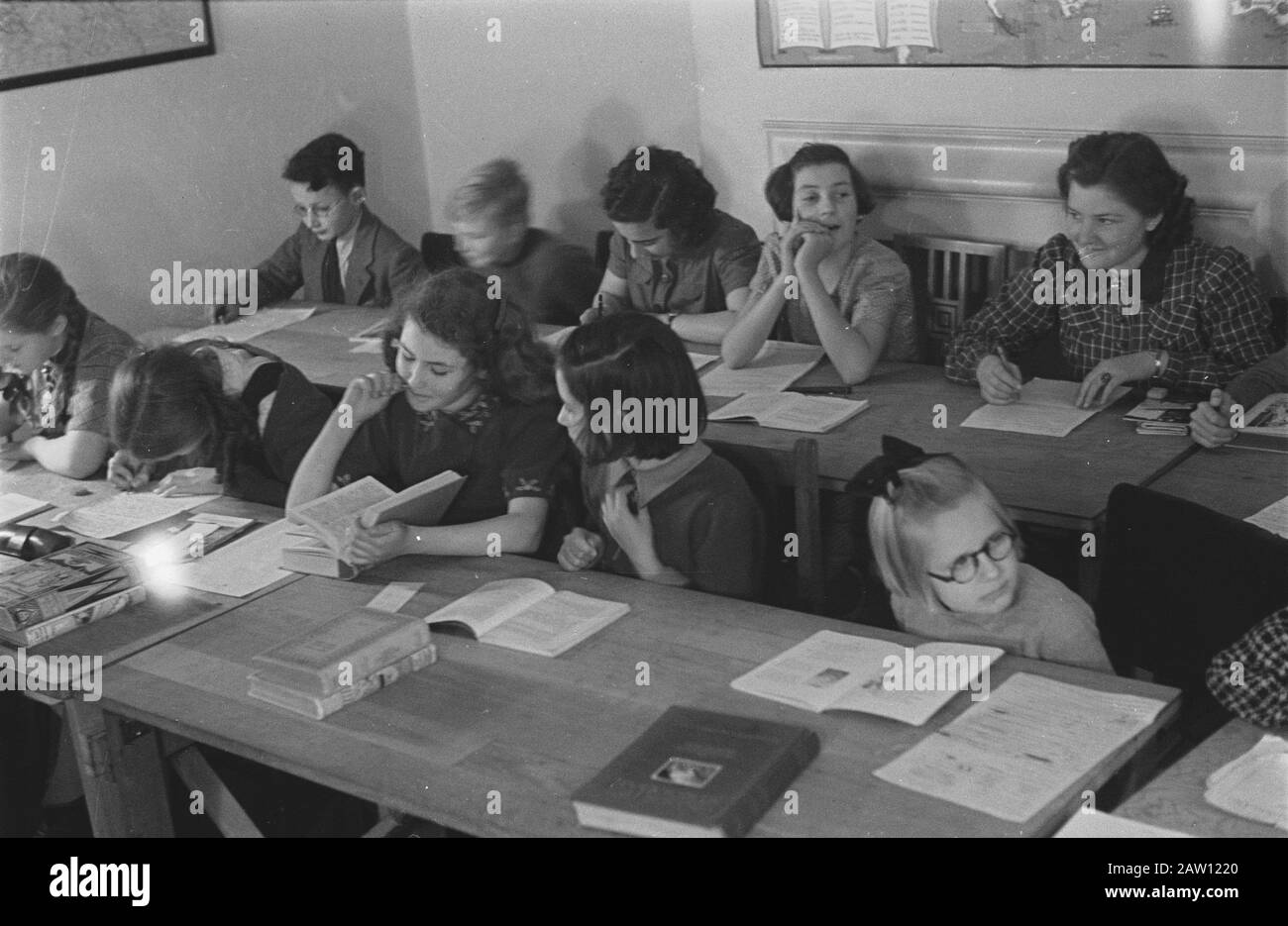 Classroom uk Black and White Stock Photos & Images - Alamy