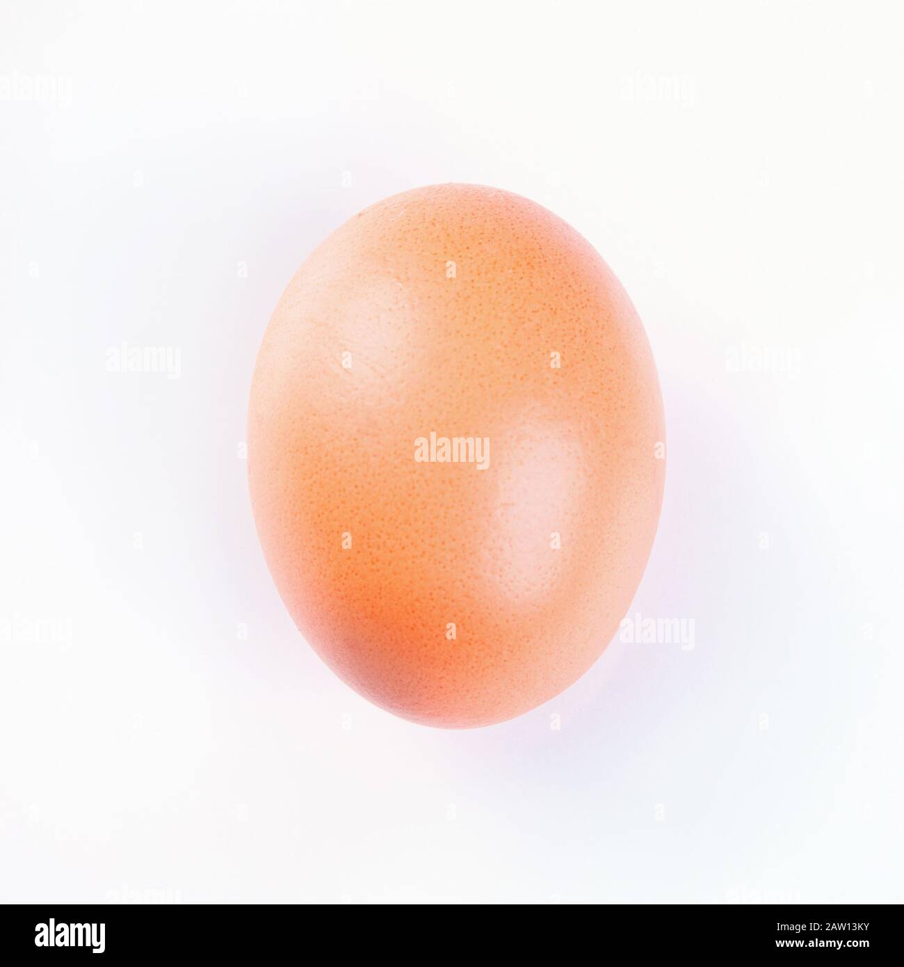 Raw uncooked eggs on white background. Top view Stock Photo - Alamy