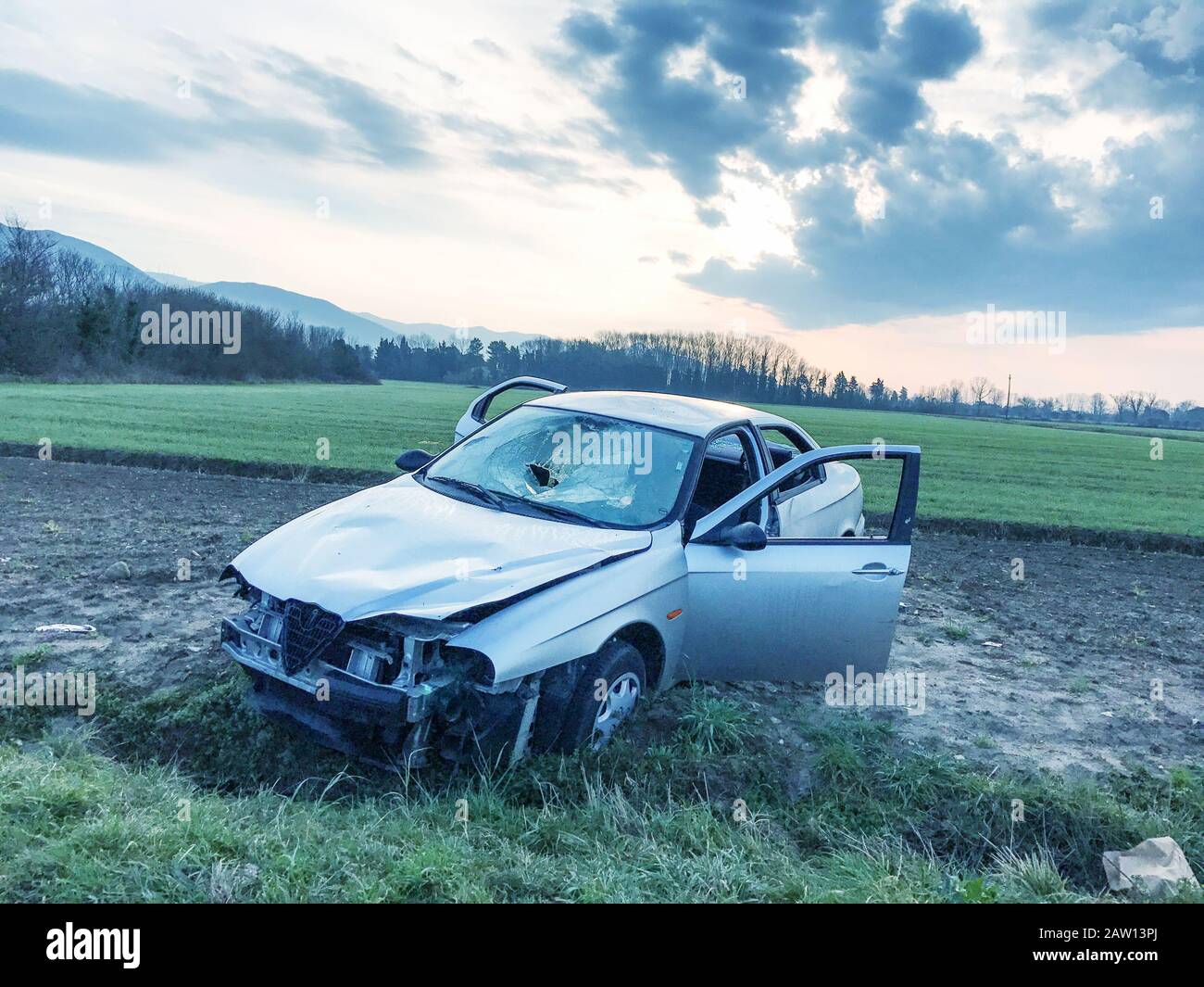 Car wreckage after accident Stock Photo - Alamy