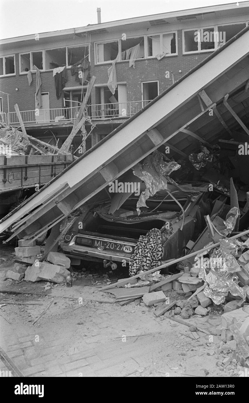 Car buried in rubble Black and White Stock Photos & Images - Alamy