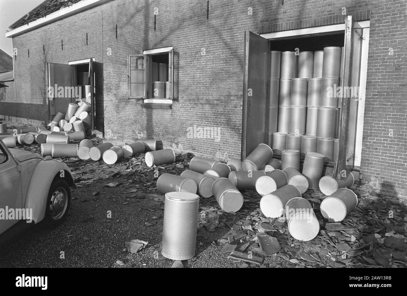Blast at explosives factory in Muiden, buses gunpowder Date: December 8 ...