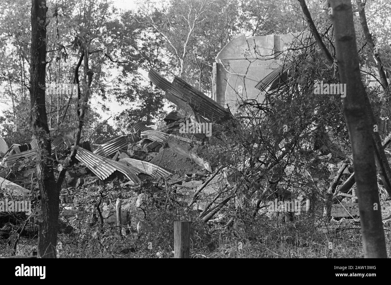Corrugated iron structure Black and White Stock Photos & Images - Alamy