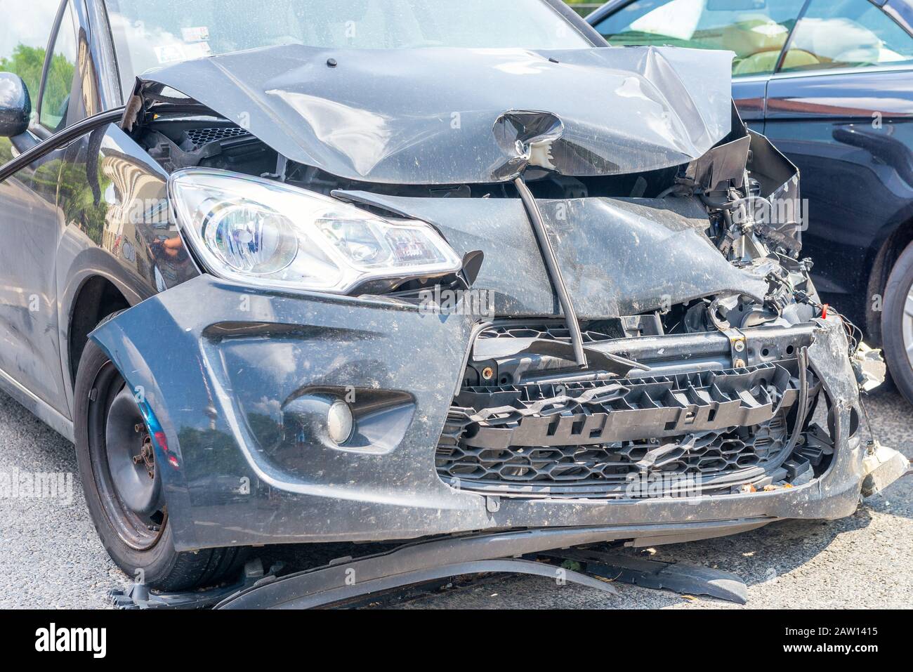 Car wreckage hi-res stock photography and images - Alamy