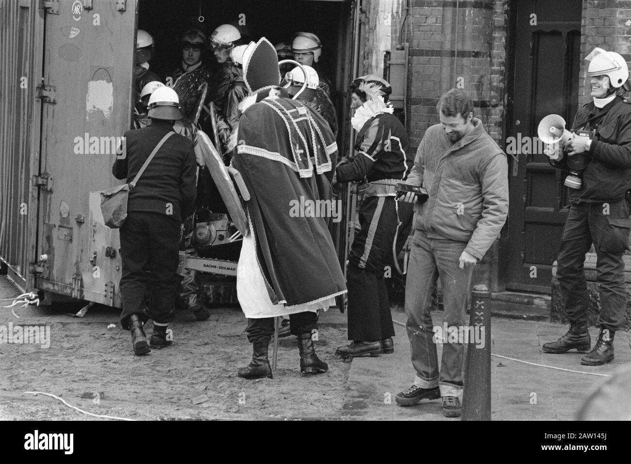 Big Clearance Wetering, today squat evicted in Amsterdam by riot and ...