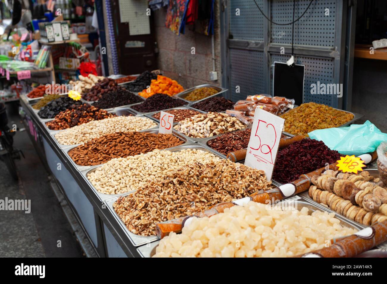 Nut counter hi-res stock photography and images - Alamy