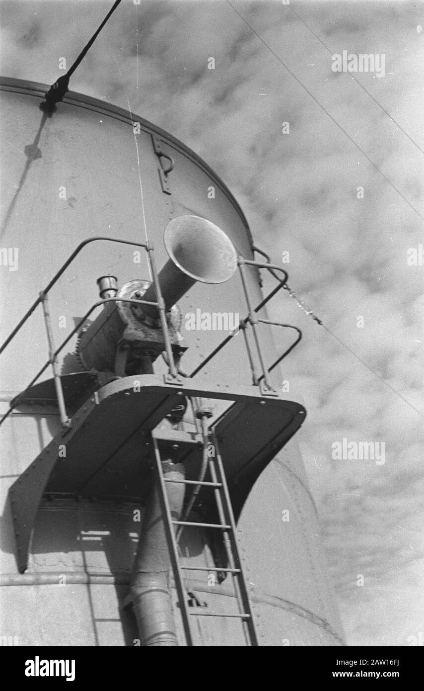Ship horn hi-res stock photography and images - Alamy
