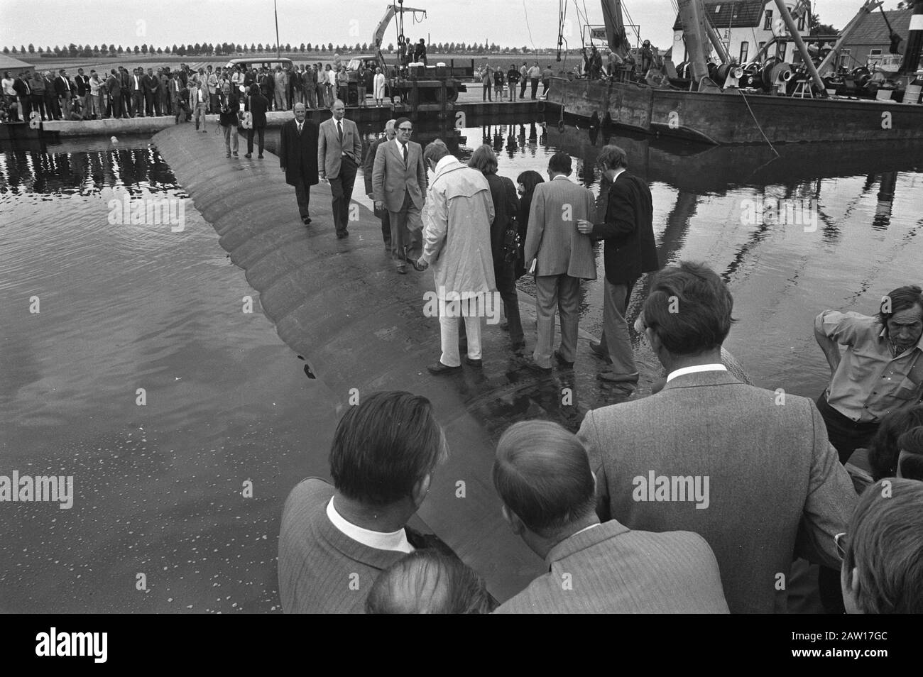 Inflatable weir (shell weir) in Ringvaart around Haarlemmermeer Date ...