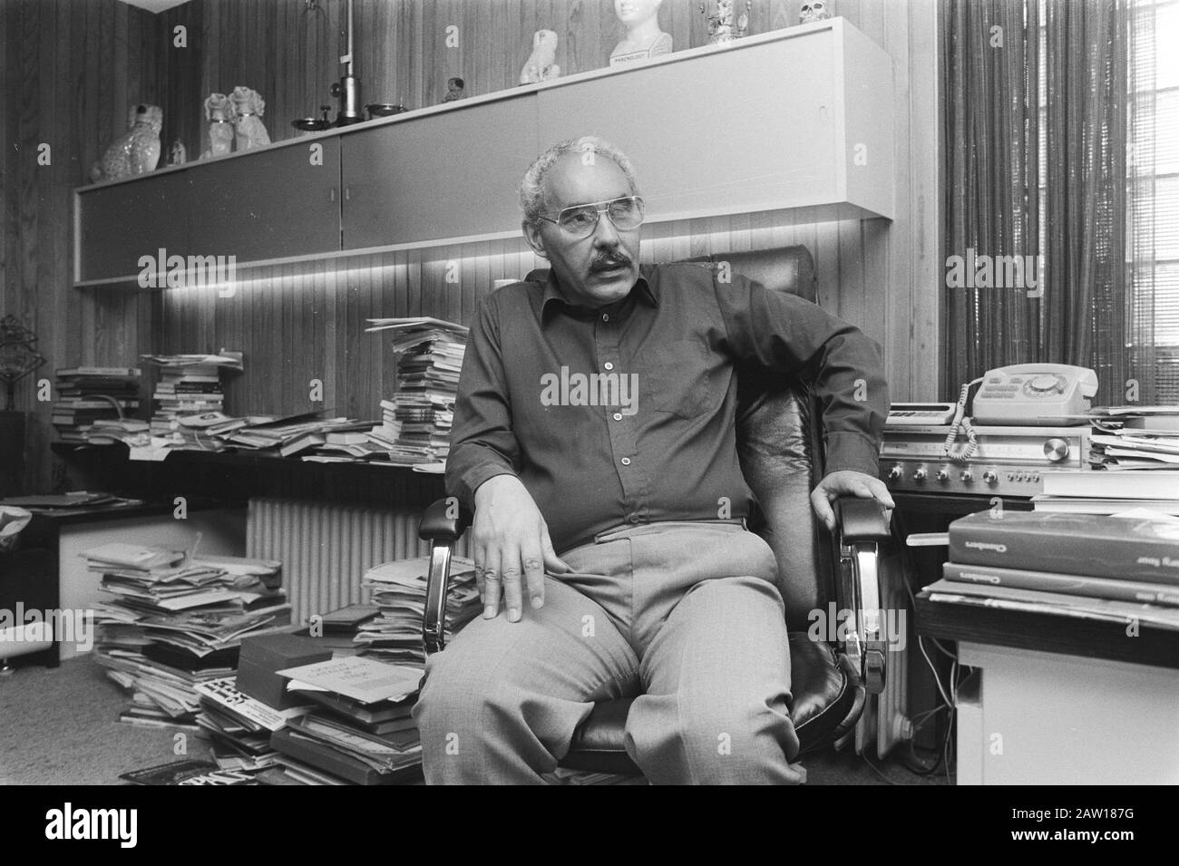 Visually Black and White Stock Photos & Images - Alamy