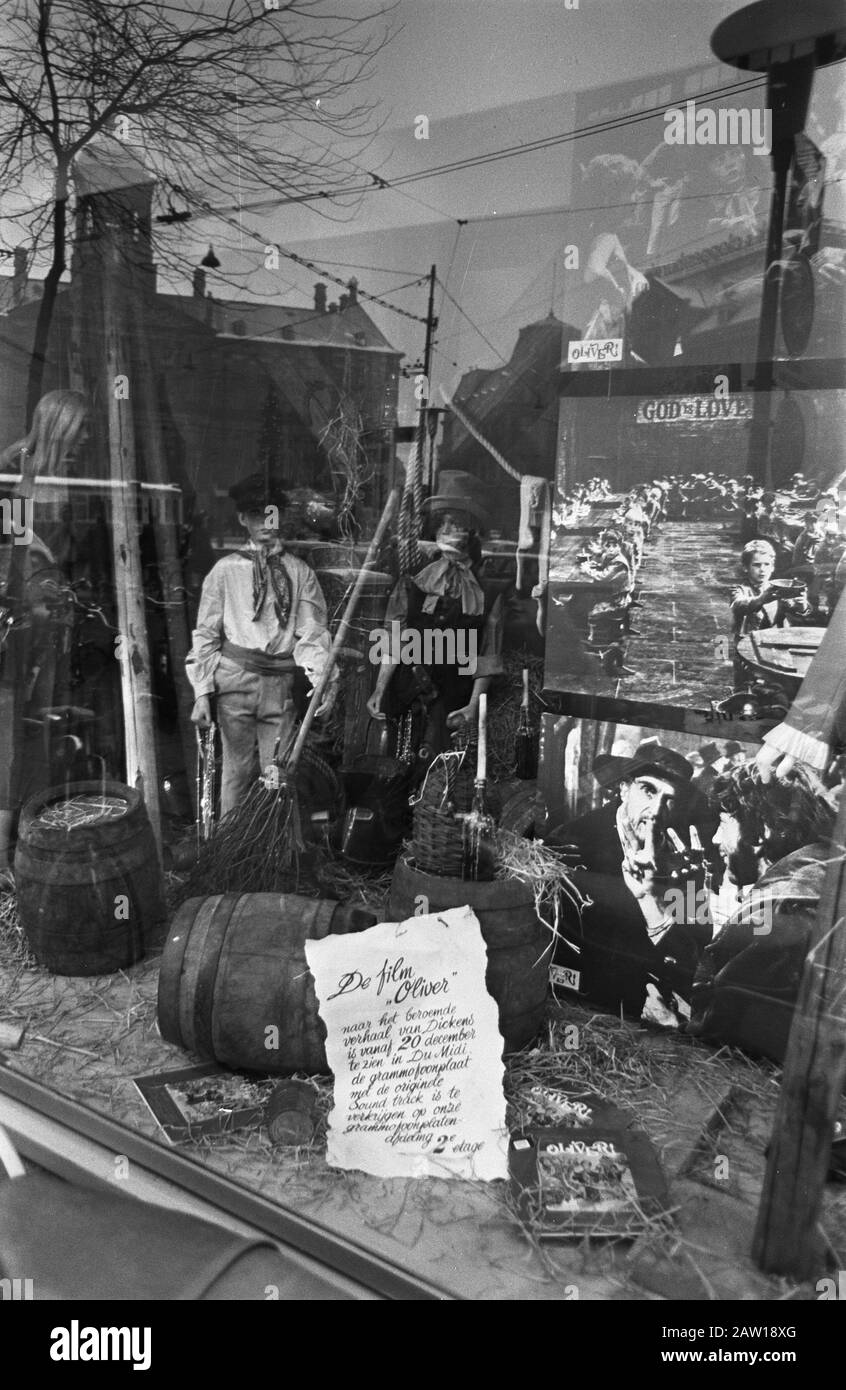 Person window shopping Black and White Stock Photos & Images - Alamy