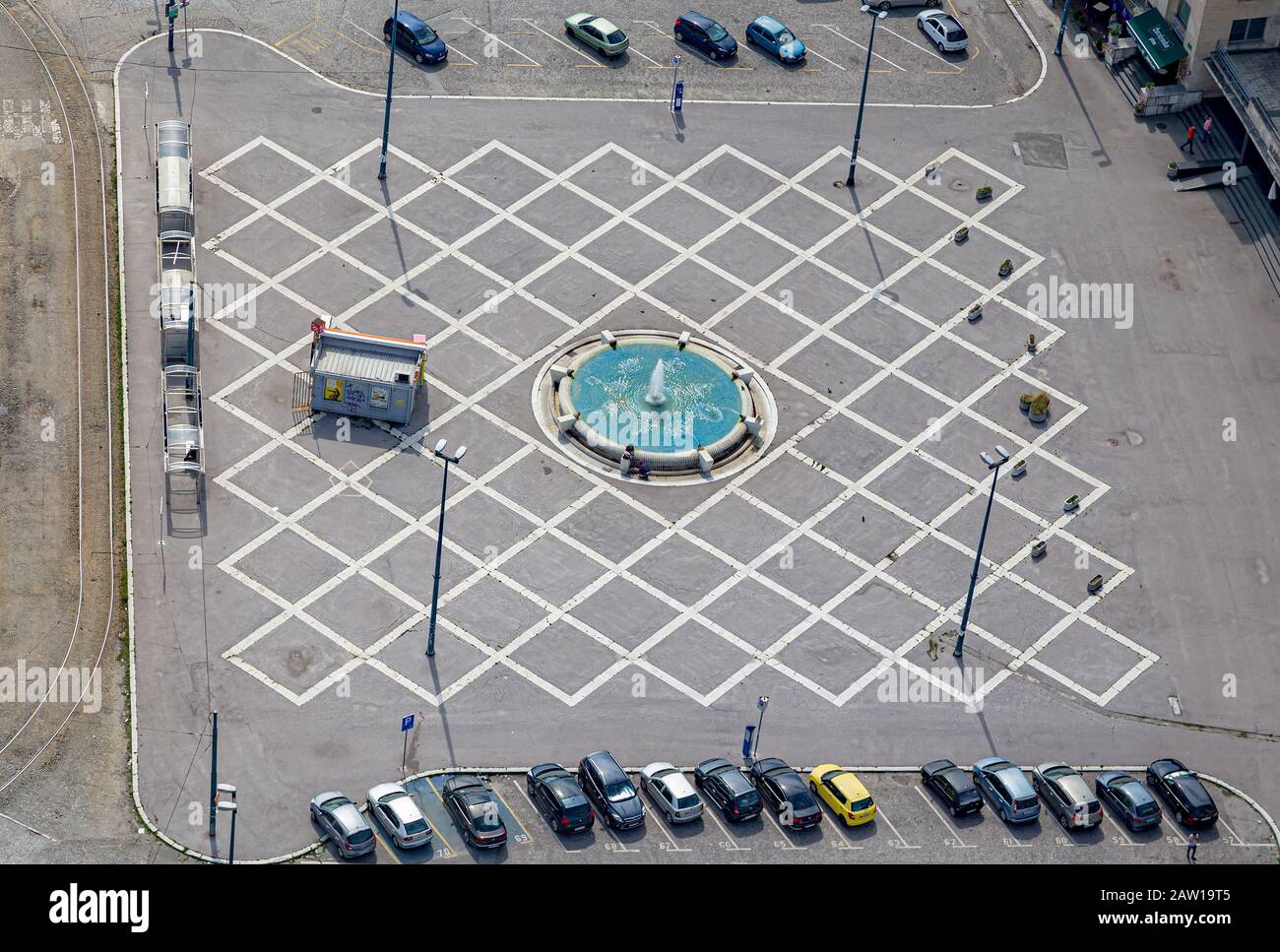 Station square parking hi-res stock photography and images - Alamy