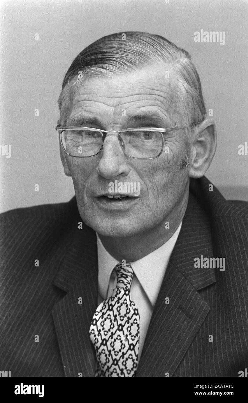 February 24 1971 Black and White Stock Photos & Images - Alamy