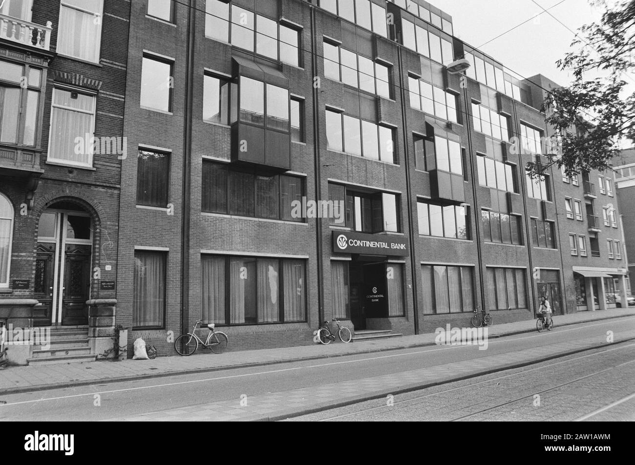 Exterior continentel illinois bank hi-res stock photography and images ...
