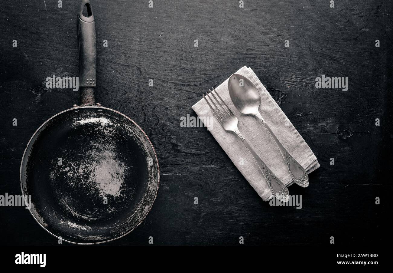 Rusty cast iron pan hi-res stock photography and images - Alamy
