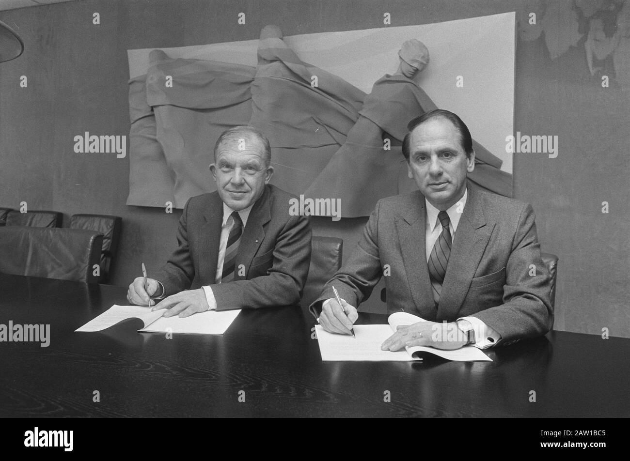 1987 nobel hi-res stock photography and images - Alamy