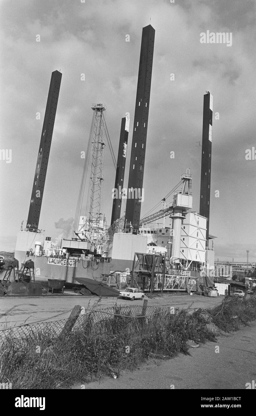 Lancelot drilling platform Black and White Stock Photos & Images - Alamy