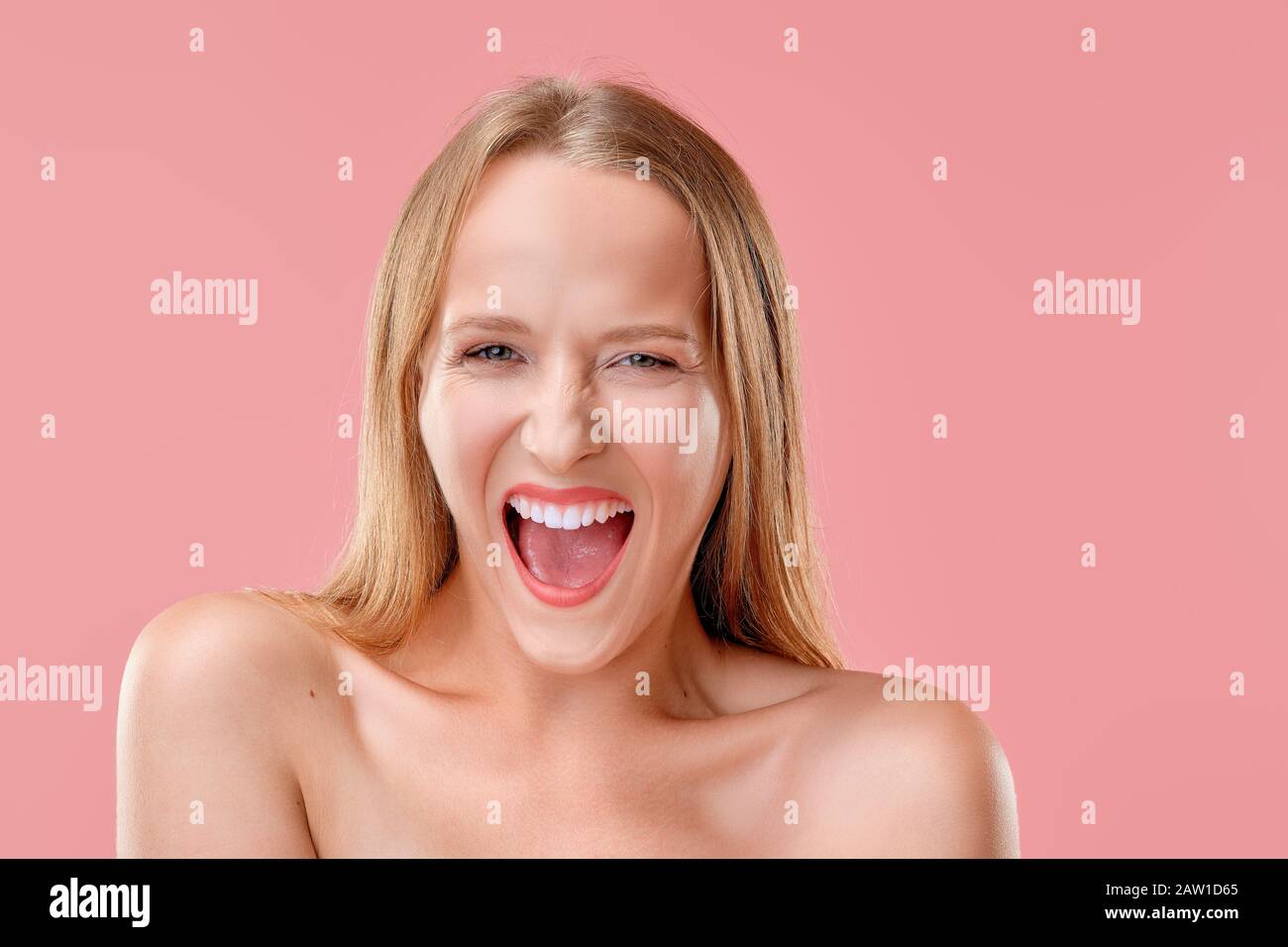 Mouth open wide woman closeup hi-res stock photography and images - Alamy