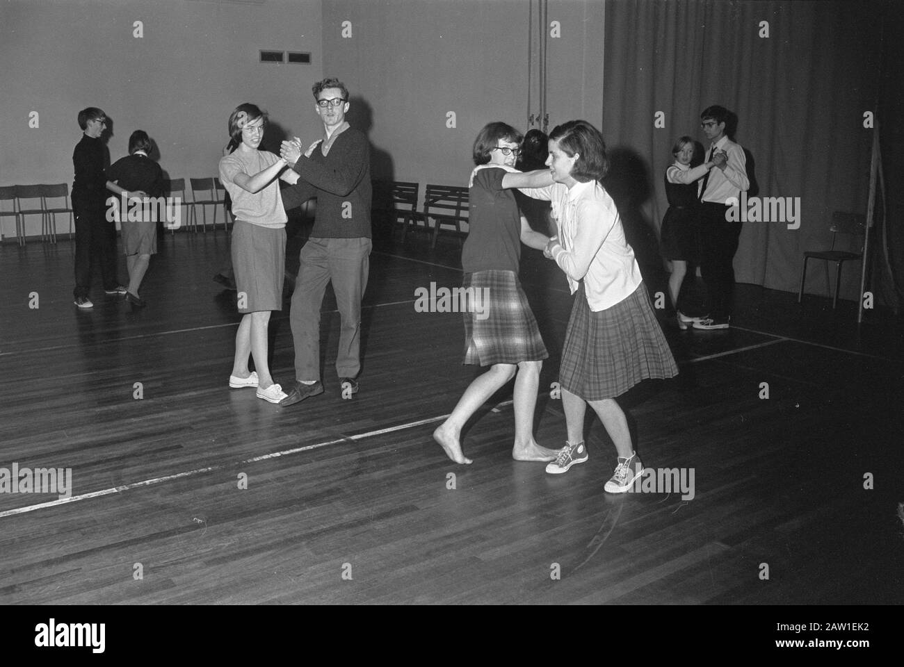 Folk dance visuals hi-res stock photography and images - Alamy