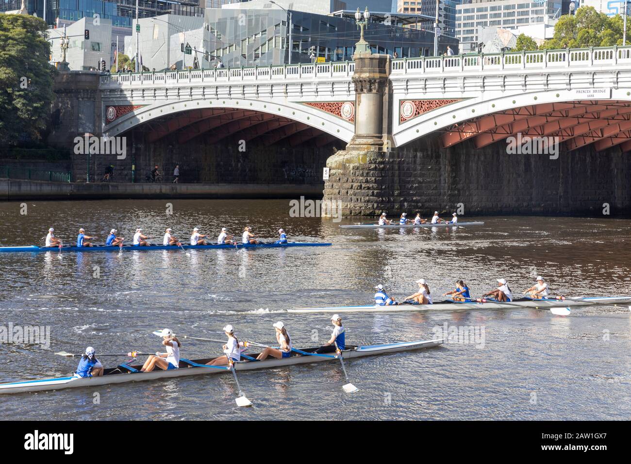 Women in rowing boats hi-res stock photography and images - Alamy