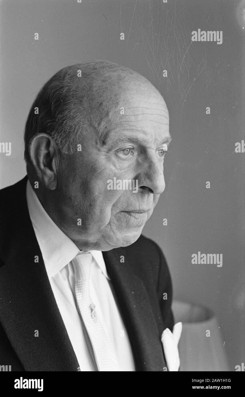 October 12 1961 Black and White Stock Photos & Images - Alamy