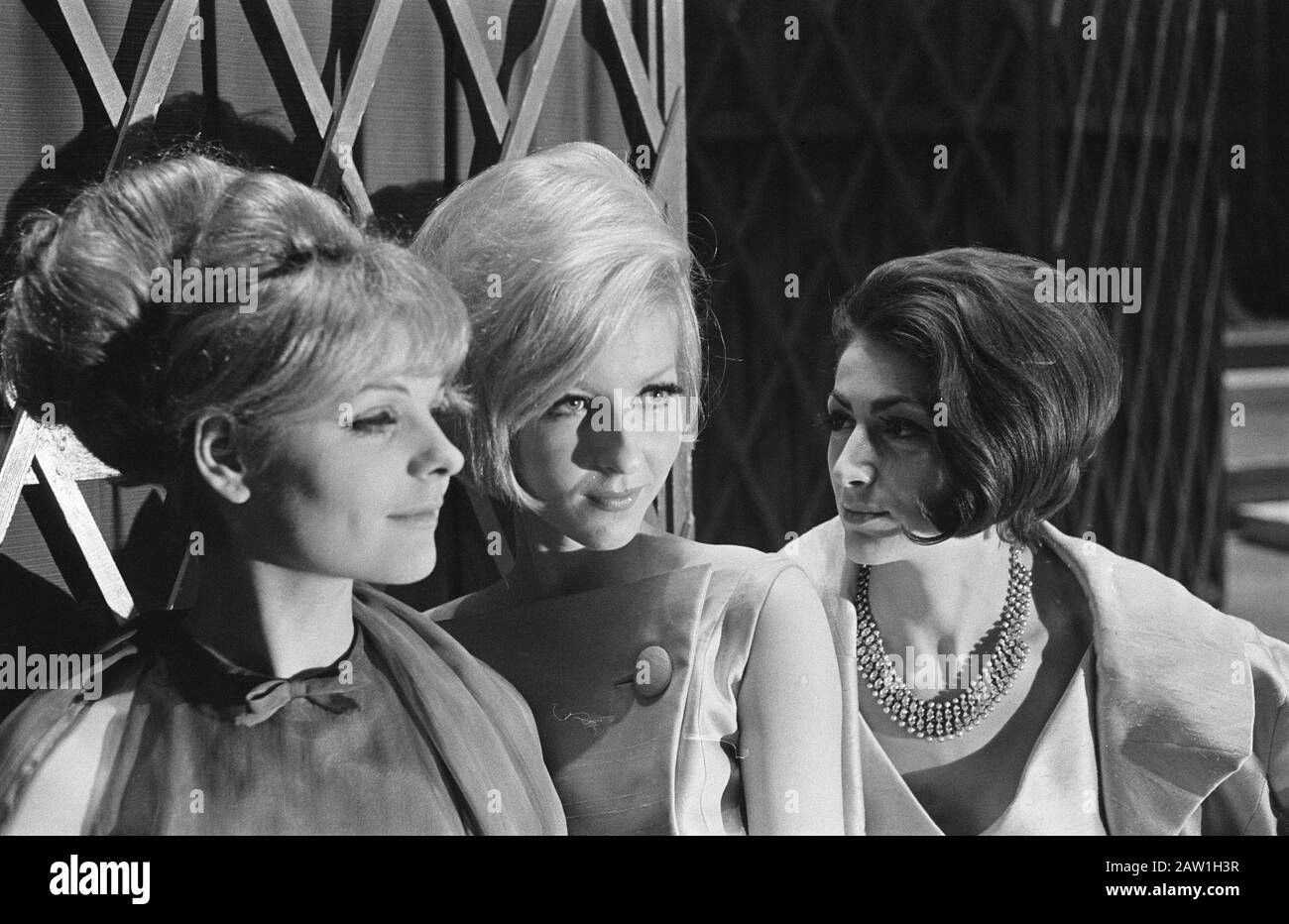 Mannequin fashion 1960s hi-res stock photography and images - Alamy