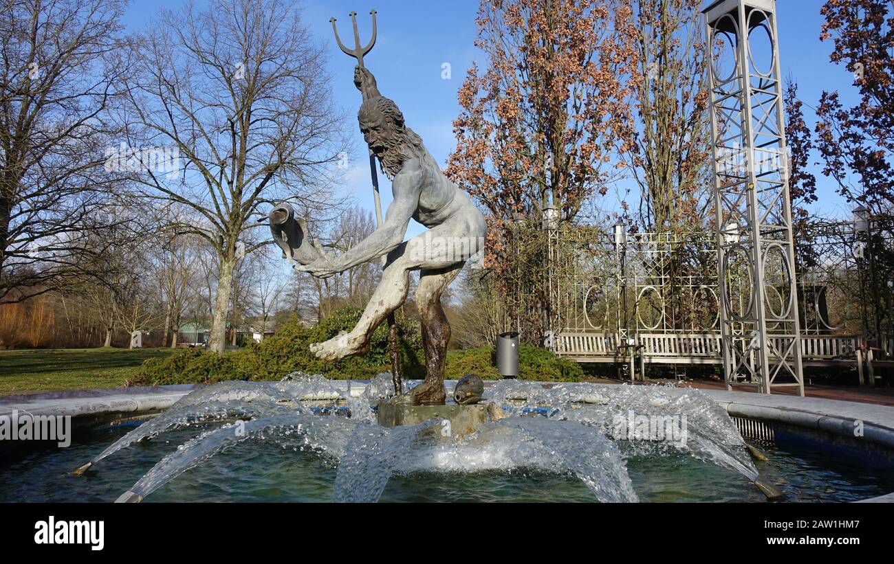 Neptunbrunnen im Kurpark Bad Bevensen, Niedersachsen, Deutschland Stock ...