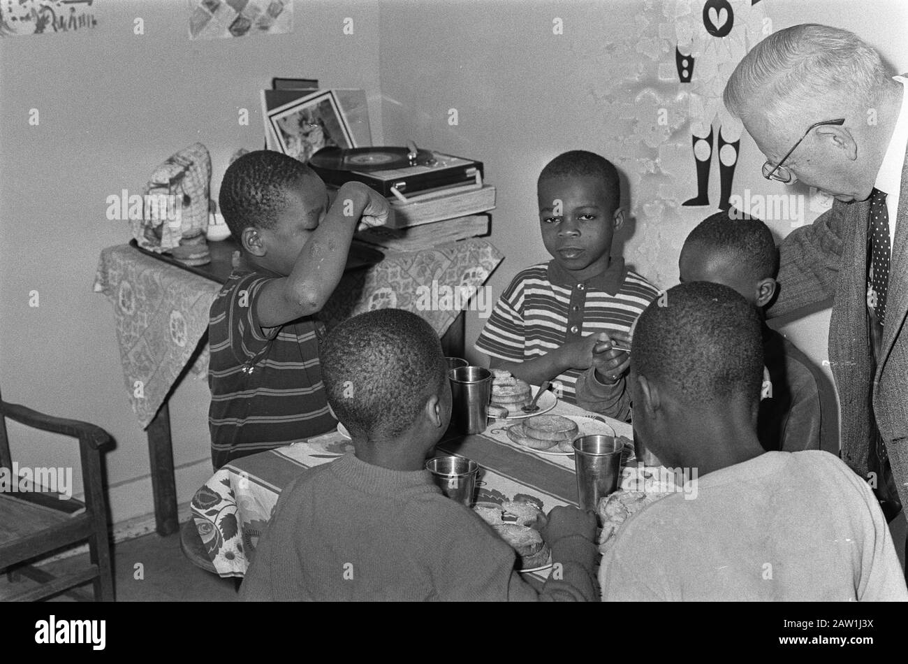 Child biafran war hi-res stock photography and images - Alamy