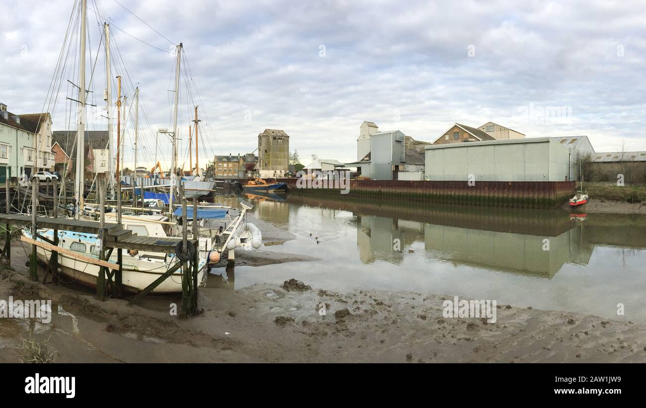 Maldon essex boats hi-res stock photography and images - Alamy